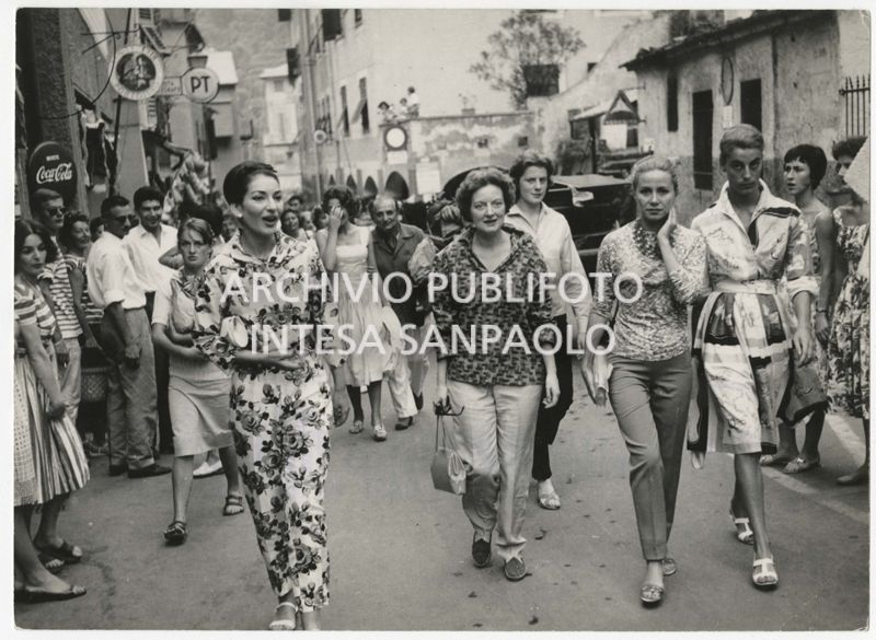 Maria Callas per le vie di Portofino in compagnia di Diana e Sarah ...